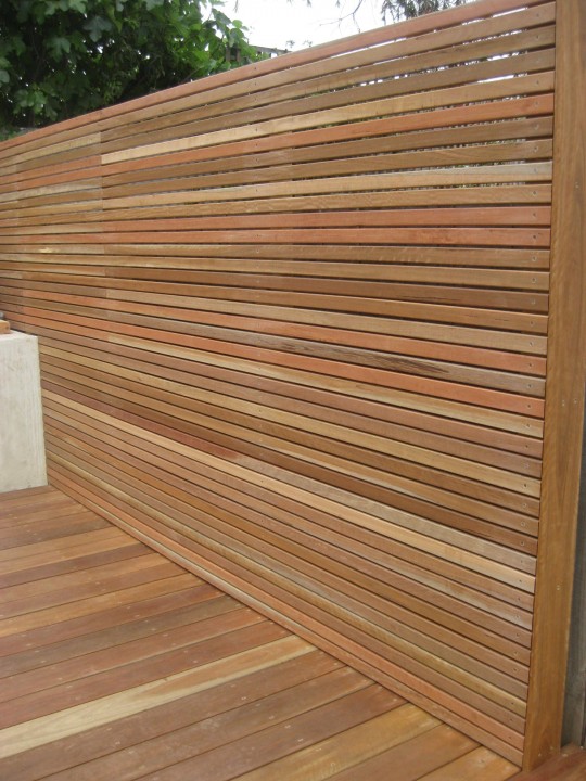 Spotted Gum Decking - 135x32mm Random Length - Timber & Rose
